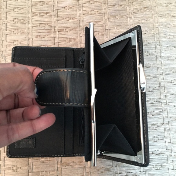 mundi | Bags | Mundi Black Genuine Smooth Pebble Leather Wallet | Poshmark